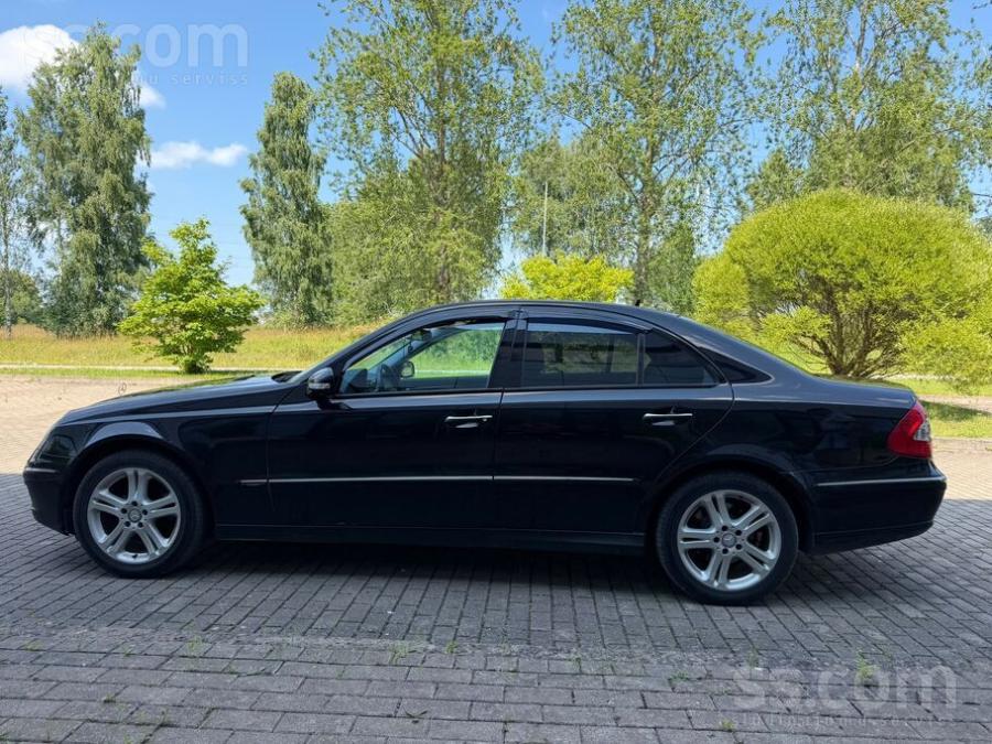 Black Mercedes-Benz e-200 2008 in Tukums, with an engine capacity of 1.80 L and mileage of 139 thousand km for 5200 €, photo 4 on AUTOMOTO.COM.LV