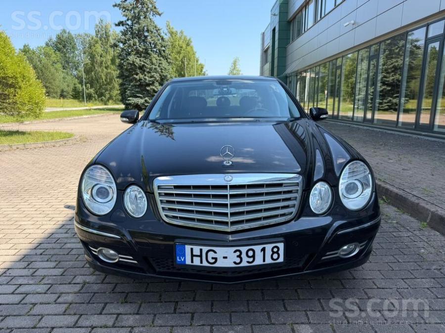 Black Mercedes-Benz e-200 2008 in Tukums, with an engine capacity of 1.80 L and mileage of 139 thousand km for 5200 €, photo 5 on AUTOMOTO.COM.LV