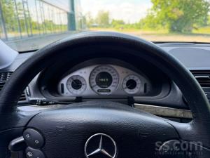 Black Mercedes-Benz e-200 2008 in Tukums, with an engine capacity of 1.80 L and mileage of 139 thousand km for 5200 €, photo 13 on AUTOMOTO.COM.LV