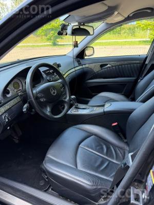 Black Mercedes-Benz e-200 2008 in Tukums, with an engine capacity of 1.80 L and mileage of 139 thousand km for 5200 €, photo 14 on AUTOMOTO.COM.LV