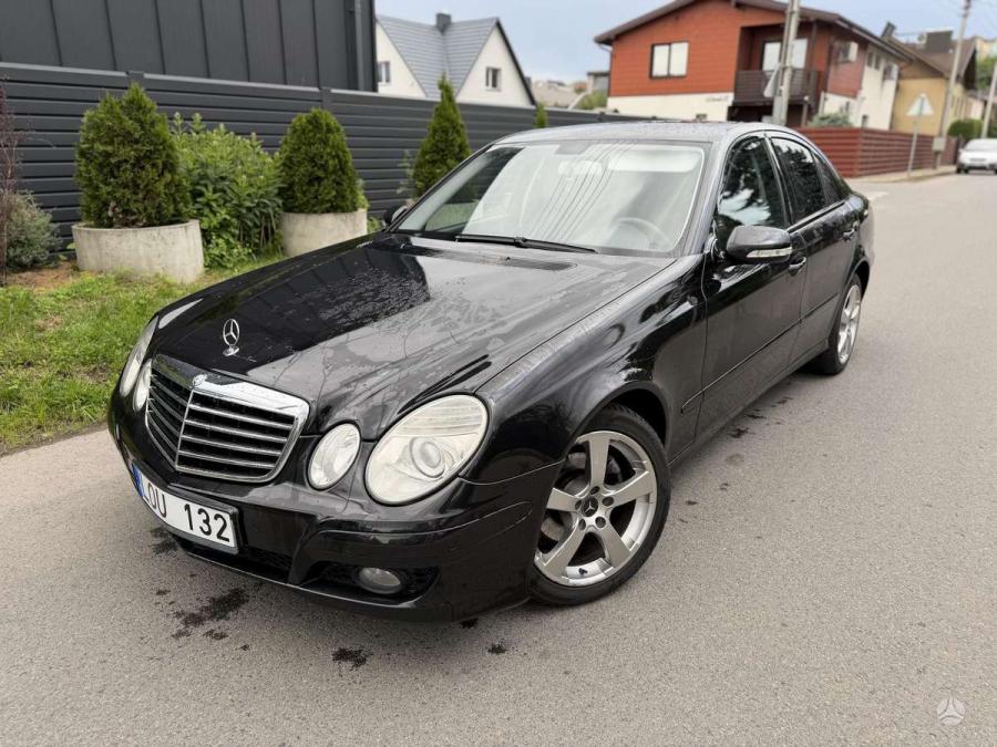 Melns Mercedes-Benz e-200 2008 Kauņa, ar dzinēja tilpumu 2.15 L un nobraukumu 312 tūkst. km par 4950 €, foto 1 vietnē AUTOMOTO.COM.LV