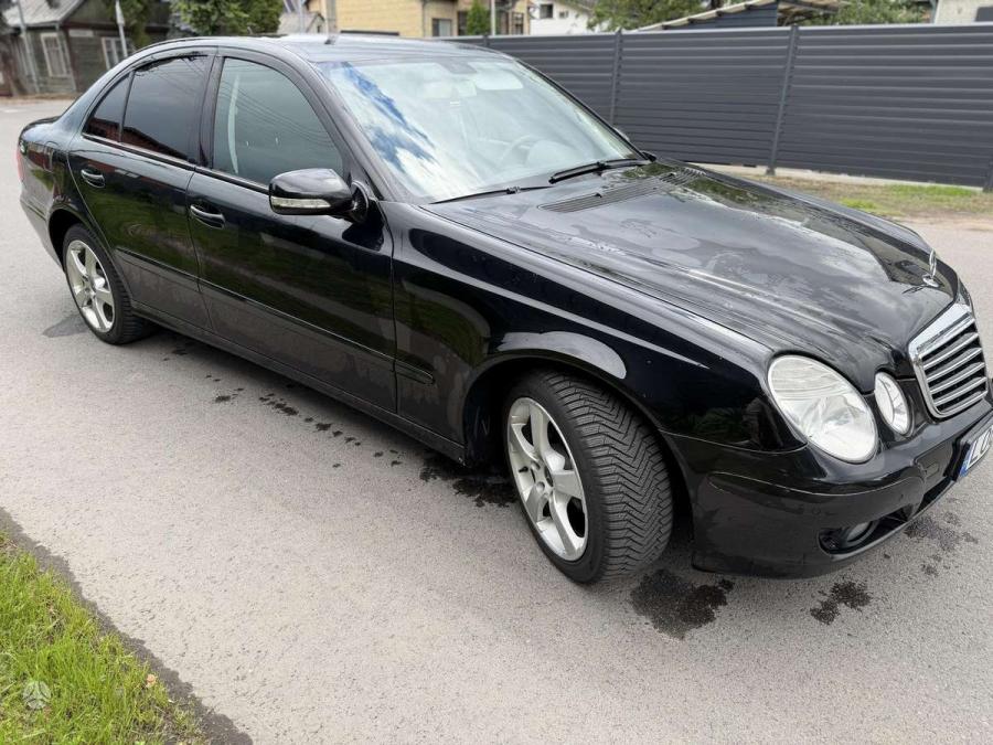 Melns Mercedes-Benz e-200 2008 Kauņa, ar dzinēja tilpumu 2.15 L un nobraukumu 312 tūkst. km par 4950 €, foto 4 vietnē AUTOMOTO.COM.LV