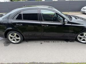 Melns Mercedes-Benz e-200 2008 Kauņa, ar dzinēja tilpumu 2.15 L un nobraukumu 312 tūkst. km par 4950 €, foto 5 vietnē AUTOMOTO.COM.LV