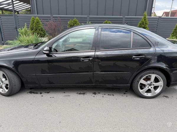 Black Mercedes-Benz e-200 2008 in Kaunas, with an engine capacity of 2.15 L and mileage of 312 thousand km for 4950 €, photo 8 on AUTOMOTO.COM.LV