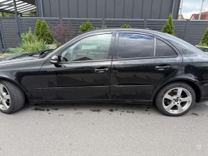 Melns Mercedes-Benz e-200 2008 Kauņa, ar dzinēja tilpumu 2.15 L un nobraukumu 312 tūkst. km par 4950 €, foto 9 vietnē AUTOMOTO.COM.LV