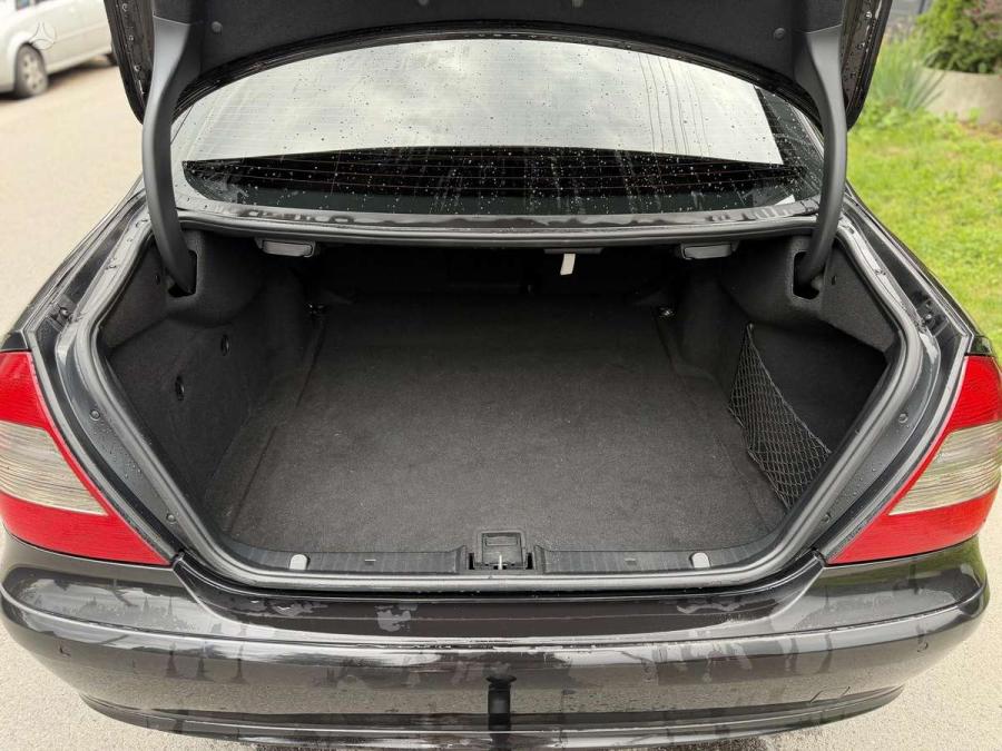 Melns Mercedes-Benz e-200 2008 Kauņa, ar dzinēja tilpumu 2.15 L un nobraukumu 312 tūkst. km par 4950 €, foto 13 vietnē AUTOMOTO.COM.LV