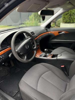 Melns Mercedes-Benz e-200 2008 Kauņa, ar dzinēja tilpumu 2.15 L un nobraukumu 312 tūkst. km par 4950 €, foto 15 vietnē AUTOMOTO.COM.LV
