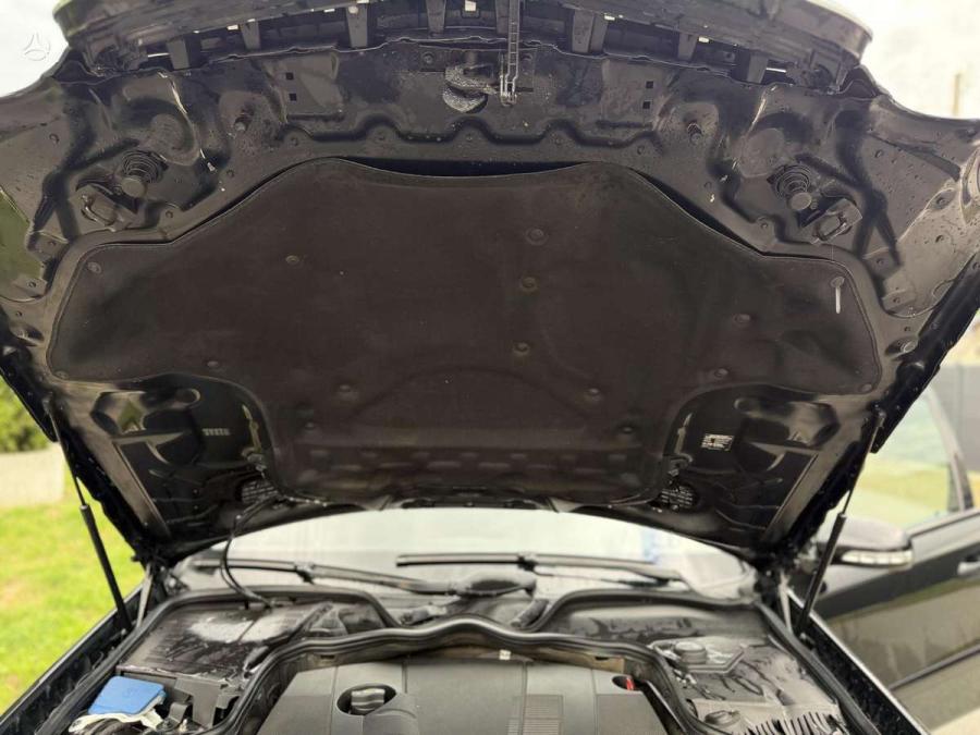 Melns Mercedes-Benz e-200 2008 Kauņa, ar dzinēja tilpumu 2.15 L un nobraukumu 312 tūkst. km par 4950 €, foto 35 vietnē AUTOMOTO.COM.LV