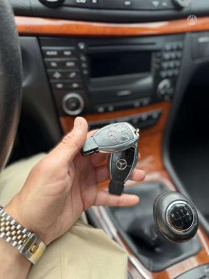 Melns Mercedes-Benz e-200 2008 Kauņa, ar dzinēja tilpumu 2.15 L un nobraukumu 312 tūkst. km par 4950 €, foto 38 vietnē AUTOMOTO.COM.LV
