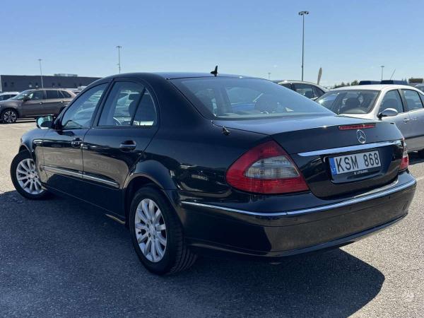 Black Mercedes-Benz e-200 2008 in Vilnius, with an engine capacity of 2.15 L and mileage of 430 thousand km for 2690 €, photo 8 on AUTOMOTO.COM.LV