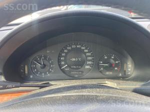 Melns Mercedes-Benz e-200 2008 Rīga, ar dzinēja tilpumu 2.20 L un nobraukumu 344 tūkst. km par 2300 €, foto 9 vietnē AUTOMOTO.COM.LV