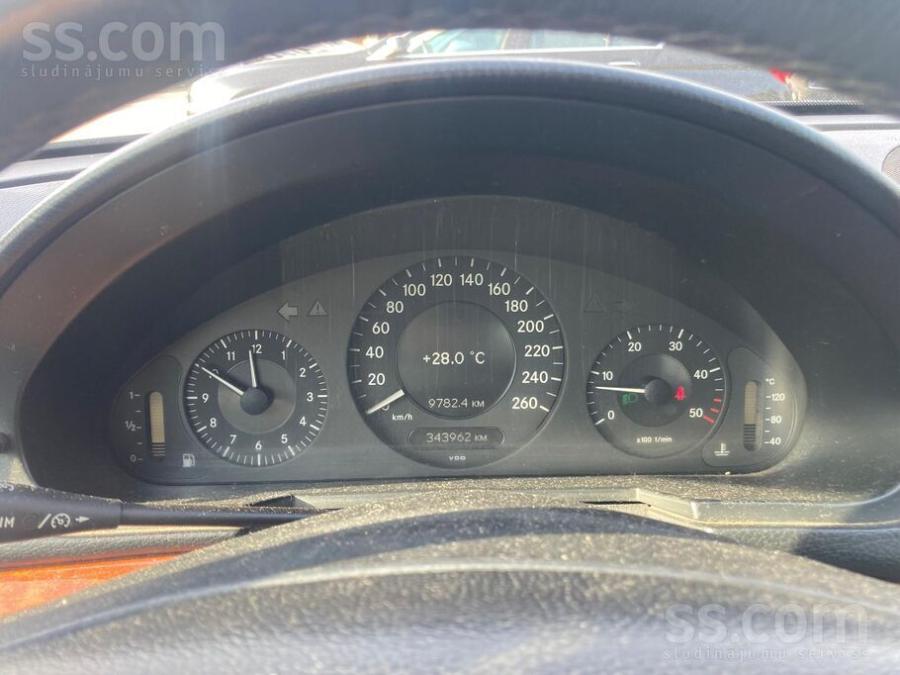 Melns Mercedes-Benz e-200 2008 Rīga, ar dzinēja tilpumu 2.20 L un nobraukumu 344 tūkst. km par 2300 €, foto 9 vietnē AUTOMOTO.COM.LV