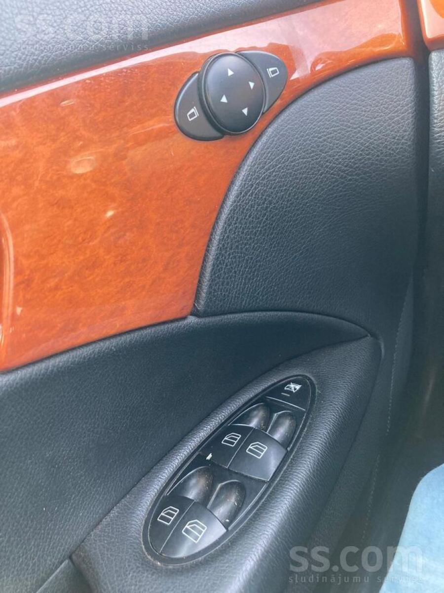Melns Mercedes-Benz e-200 2008 Rīga, ar dzinēja tilpumu 2.20 L un nobraukumu 344 tūkst. km par 2300 €, foto 10 vietnē AUTOMOTO.COM.LV