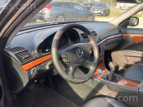 Melns Mercedes-Benz e-200 2008 Rīga, ar dzinēja tilpumu 2.20 L un nobraukumu 344 tūkst. km par 2300 €, foto 11 vietnē AUTOMOTO.COM.LV