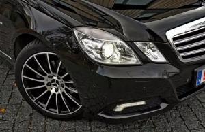 Black Mercedes-Benz e-200 2009 in Riga, with an engine capacity of 2.00 L and mileage of 288 thousand km for 8800 €, photo 3 on AUTOMOTO.COM.LV