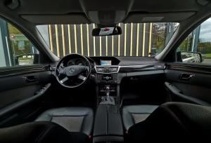Black Mercedes-Benz e-200 2009 in Riga, with an engine capacity of 2.00 L and mileage of 288 thousand km for 8800 €, photo 5 on AUTOMOTO.COM.LV