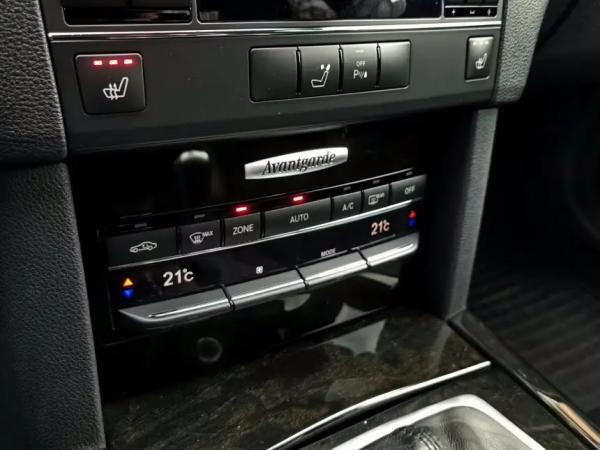 Черный Мерседес E 200 2009 в Рига, объемом двигателя 2.00 л и пробегом 288 тыс. км за 8800 €, фото 10 на AUTOMOTO.COM.LV