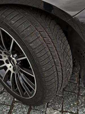 Black Mercedes-Benz e-200 2009 in Riga, with an engine capacity of 2.00 L and mileage of 288 thousand km for 8800 €, photo 15 on AUTOMOTO.COM.LV
