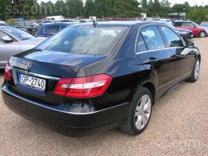Черный Мерседес E 200 2009 в Рига, объемом двигателя 2.20 л и пробегом 0 тыс. км за 6500 €, фото 4 на AUTOMOTO.COM.LV