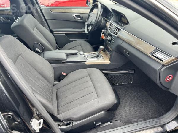 Черный Мерседес E 200 2009 в Рига, объемом двигателя 2.20 л и пробегом 307 тыс. км за 6490 €, фото 7 на AUTOMOTO.COM.LV