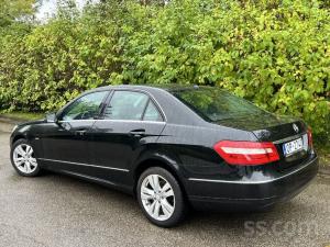 Melns Mercedes-Benz e-200 2009 Rīga, ar dzinēja tilpumu 2.10 L un nobraukumu 315 tūkst. km par 5700 €, foto 5 vietnē AUTOMOTO.COM.LV