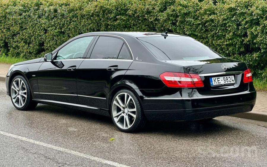 Melns Mercedes-Benz e-200 2010 Rīga, ar dzinēja tilpumu 2.10 L un nobraukumu 318 tūkst. km par 6299 €, foto 3 vietnē AUTOMOTO.COM.LV