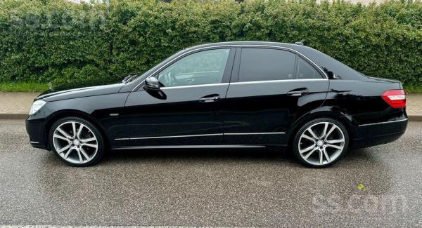 Melns Mercedes-Benz e-200 2010 Rīga, ar dzinēja tilpumu 2.10 L un nobraukumu 318 tūkst. km par 6399 €, foto 4 vietnē AUTOMOTO.COM.LV