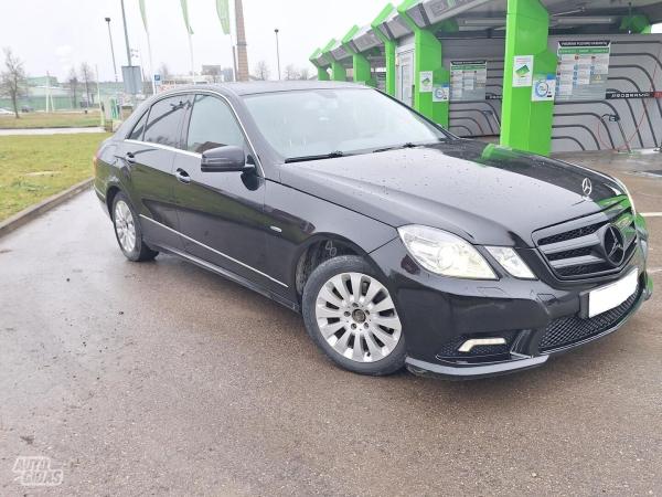 Melns Mercedes-Benz e-200 2010 Ukmergė, ar dzinēja tilpumu 2.10 L un nobraukumu 270 tūkst. km par 6200 €, foto 2 vietnē AUTOMOTO.COM.LV