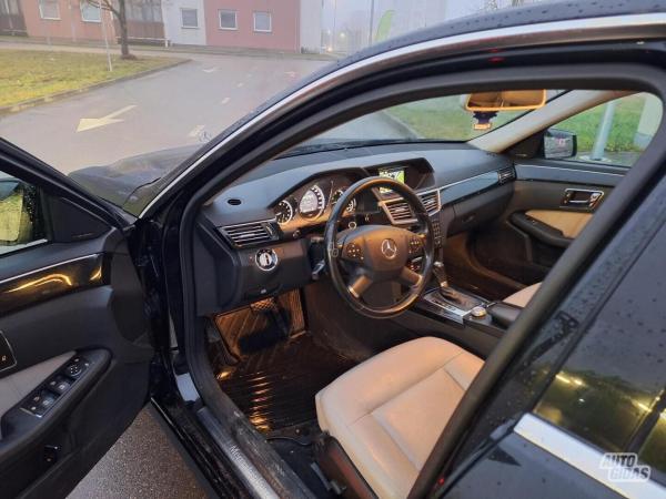 Melns Mercedes-Benz e-200 2010 Ukmergė, ar dzinēja tilpumu 2.10 L un nobraukumu 270 tūkst. km par 6200 €, foto 10 vietnē AUTOMOTO.COM.LV