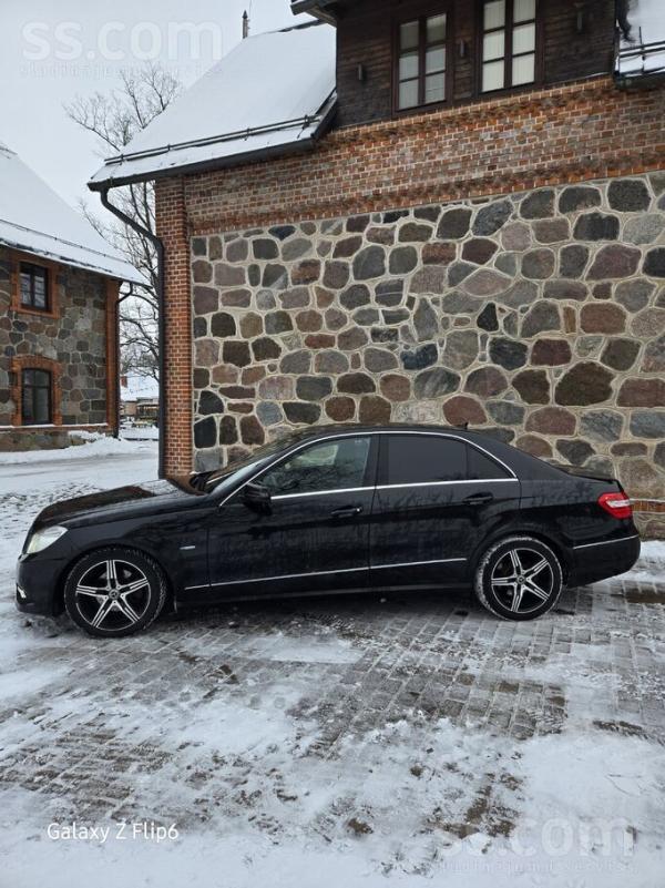 Black Mercedes-Benz e-200 2010 in Balvi, with an engine capacity of 2.20 L and mileage of 340 thousand km for 10000 €, photo 2 on AUTOMOTO.COM.LV