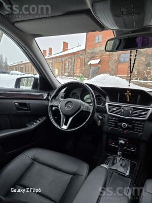Black Mercedes-Benz e-200 2010 in Balvi, with an engine capacity of 2.20 L and mileage of 340 thousand km for 10000 €, photo 7 on AUTOMOTO.COM.LV