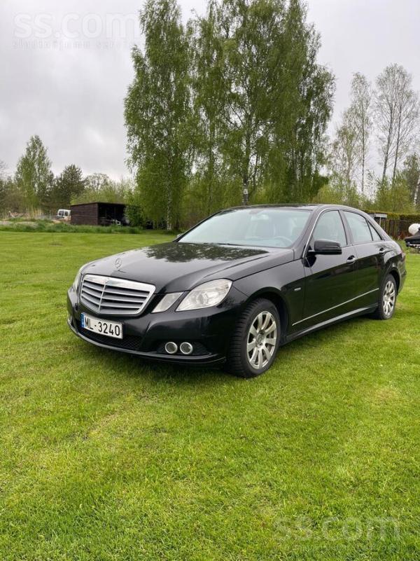 Black Mercedes-Benz e-200 2010 in Ogre, with an engine capacity of 2.00 L and mileage of 333 thousand km for 5600 €, photo 5 on AUTOMOTO.COM.LV