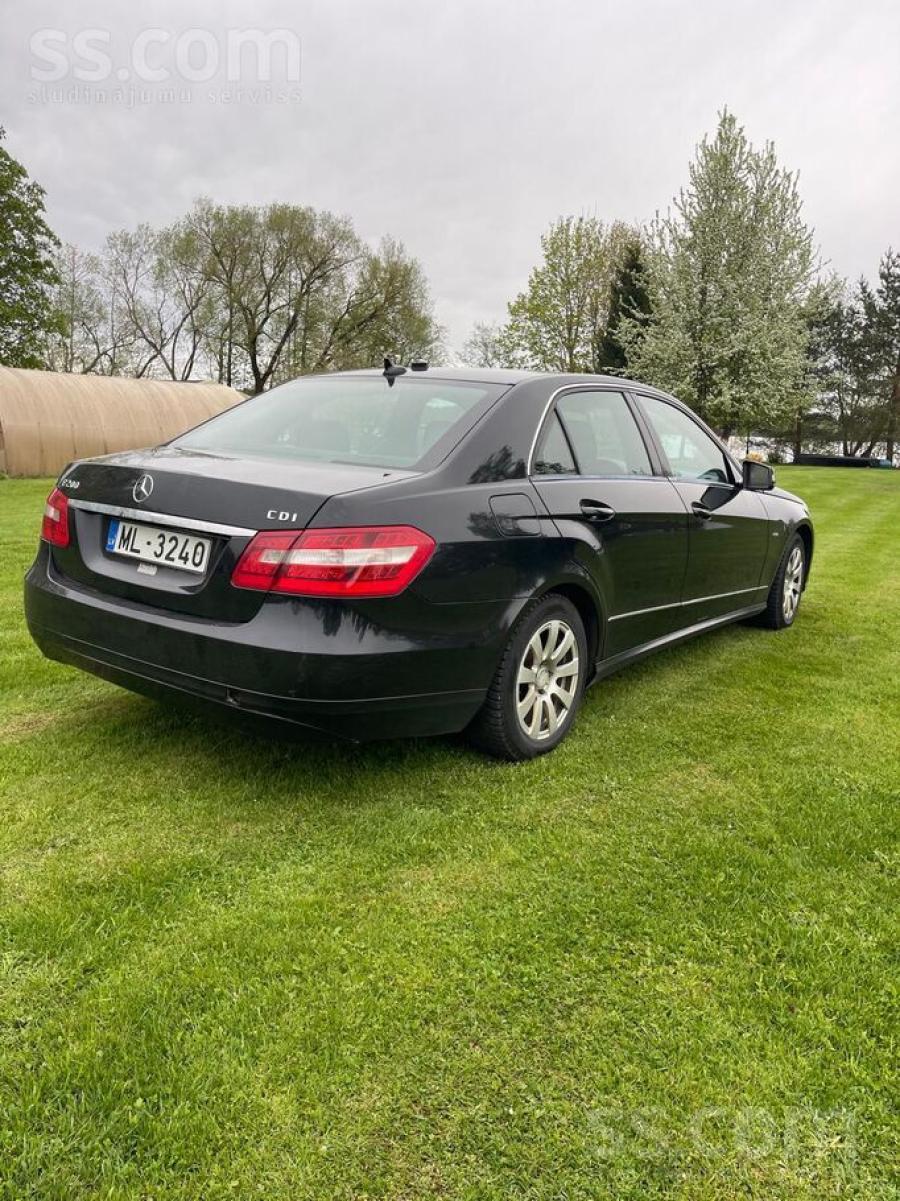 Black Mercedes-Benz e-200 2010 in Ogre, with an engine capacity of 2.00 L and mileage of 333 thousand km for 5600 €, photo 7 on AUTOMOTO.COM.LV