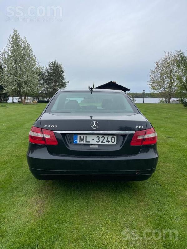 Black Mercedes-Benz e-200 2010 in Ogre, with an engine capacity of 2.00 L and mileage of 333 thousand km for 5600 €, photo 7 on AUTOMOTO.COM.LV