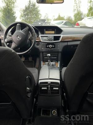 Black Mercedes-Benz e-200 2010 in Ogre, with an engine capacity of 2.00 L and mileage of 333 thousand km for 5600 €, photo 15 on AUTOMOTO.COM.LV