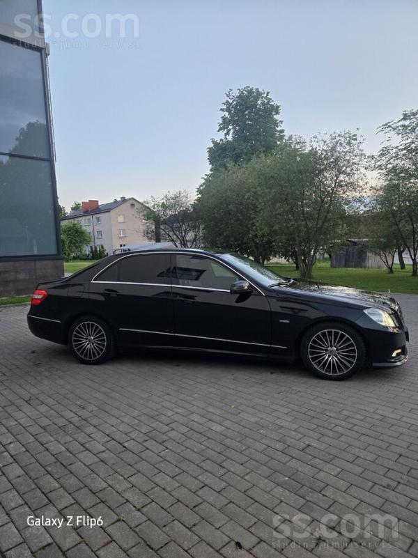 Melns Mercedes-Benz e-200 2010 Balvi, ar dzinēja tilpumu 2.20 L un nobraukumu 340 tūkst. km par 7000 €, foto 2 vietnē AUTOMOTO.COM.LV