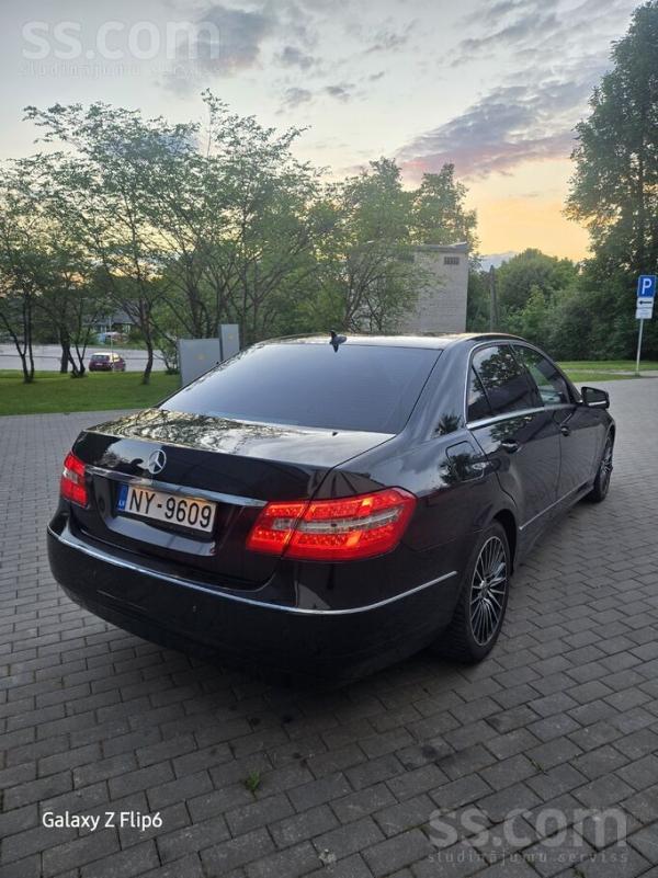 Melns Mercedes-Benz e-200 2010 Balvi, ar dzinēja tilpumu 2.20 L un nobraukumu 340 tūkst. km par 7000 €, foto 3 vietnē AUTOMOTO.COM.LV