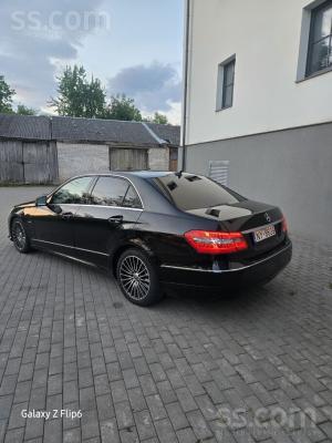 Черный Мерседес E 200 2010 в Балви, объемом двигателя 2.20 л и пробегом 340 тыс. км за 7000 €, фото 5 на AUTOMOTO.COM.LV