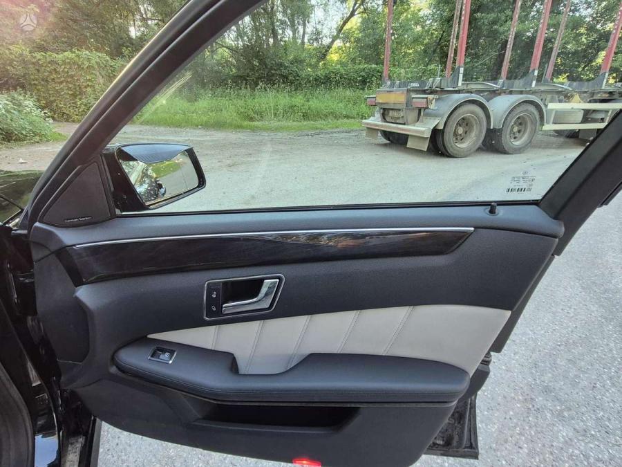 Melns Mercedes-Benz e-200 2010 Ukmergė, ar dzinēja tilpumu 2.10 L un nobraukumu 278 tūkst. km par 5700 €, foto 15 vietnē AUTOMOTO.COM.LV