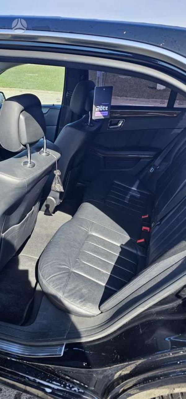 Melns Mercedes-Benz e-200 2010 Kauņa, ar dzinēja tilpumu 2.14 L un nobraukumu 372 tūkst. km par 4200 €, foto 6 vietnē AUTOMOTO.COM.LV