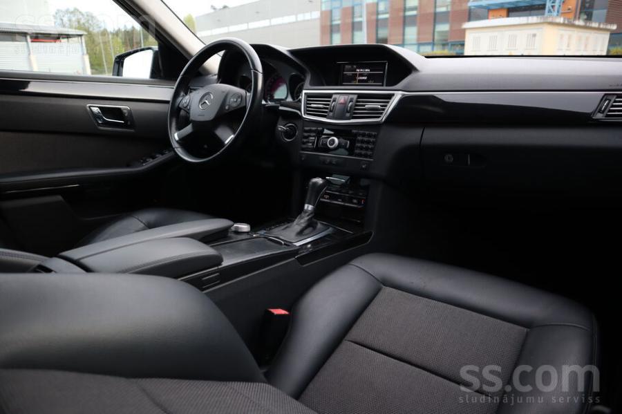 Melns Mercedes-Benz e-200 2010 Rīga, ar dzinēja tilpumu 1.80 L un nobraukumu 243 tūkst. km par 4990 €, foto 11 vietnē AUTOMOTO.COM.LV