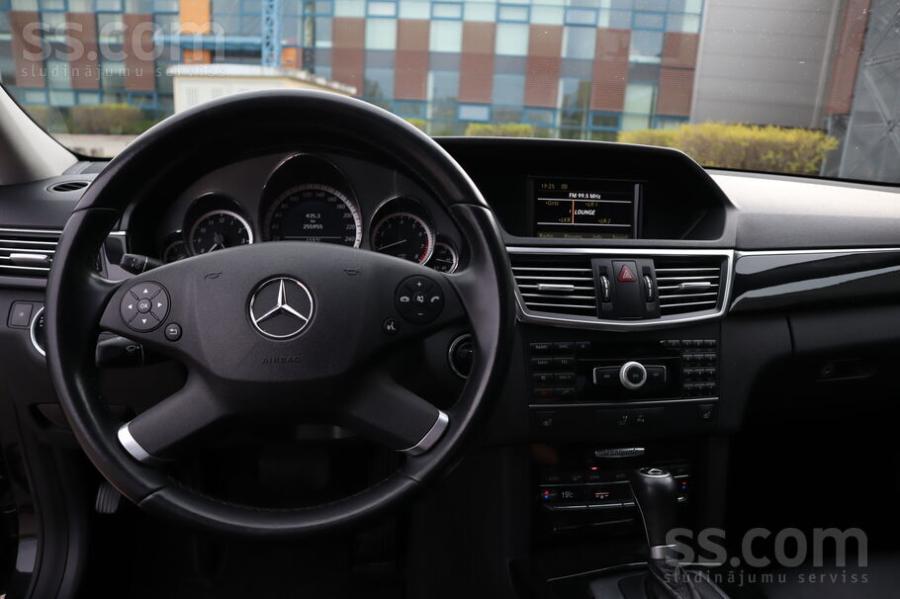 Melns Mercedes-Benz e-200 2010 Rīga, ar dzinēja tilpumu 1.80 L un nobraukumu 243 tūkst. km par 4990 €, foto 15 vietnē AUTOMOTO.COM.LV
