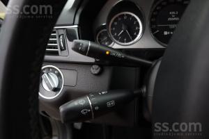 Melns Mercedes-Benz e-200 2010 Rīga, ar dzinēja tilpumu 1.80 L un nobraukumu 243 tūkst. km par 4990 €, foto 16 vietnē AUTOMOTO.COM.LV