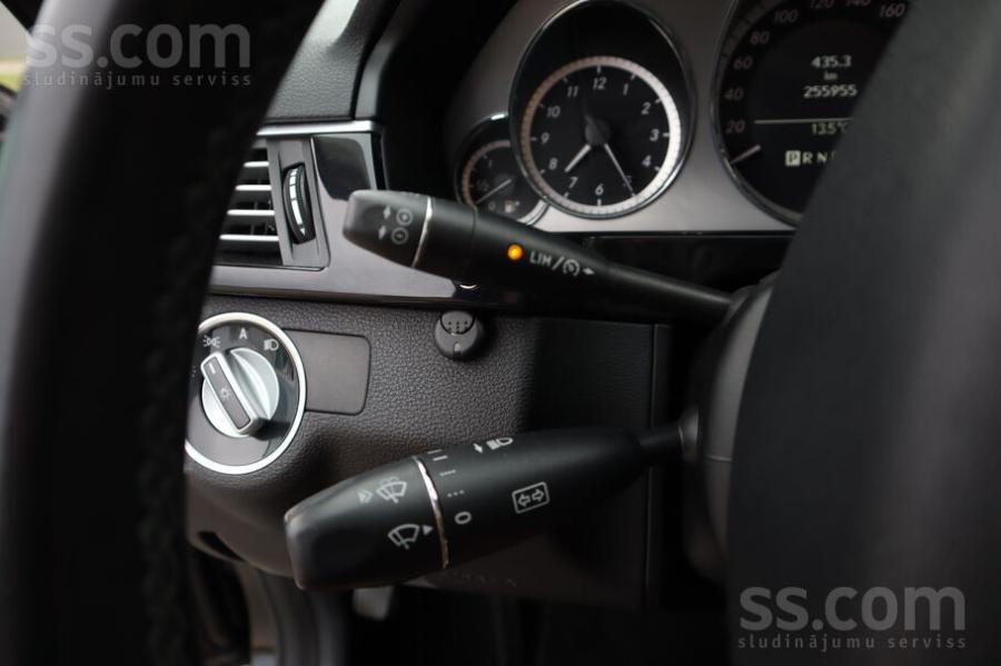 Melns Mercedes-Benz e-200 2010 Rīga, ar dzinēja tilpumu 1.80 L un nobraukumu 243 tūkst. km par 4990 €, foto 16 vietnē AUTOMOTO.COM.LV