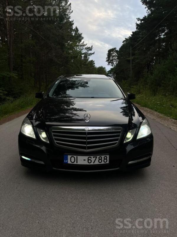 Black Mercedes-Benz e-200 2010 in Liepaja, with an engine capacity of 2.20 L and mileage of 291 thousand km for 6700 €, photo 2 on AUTOMOTO.COM.LV
