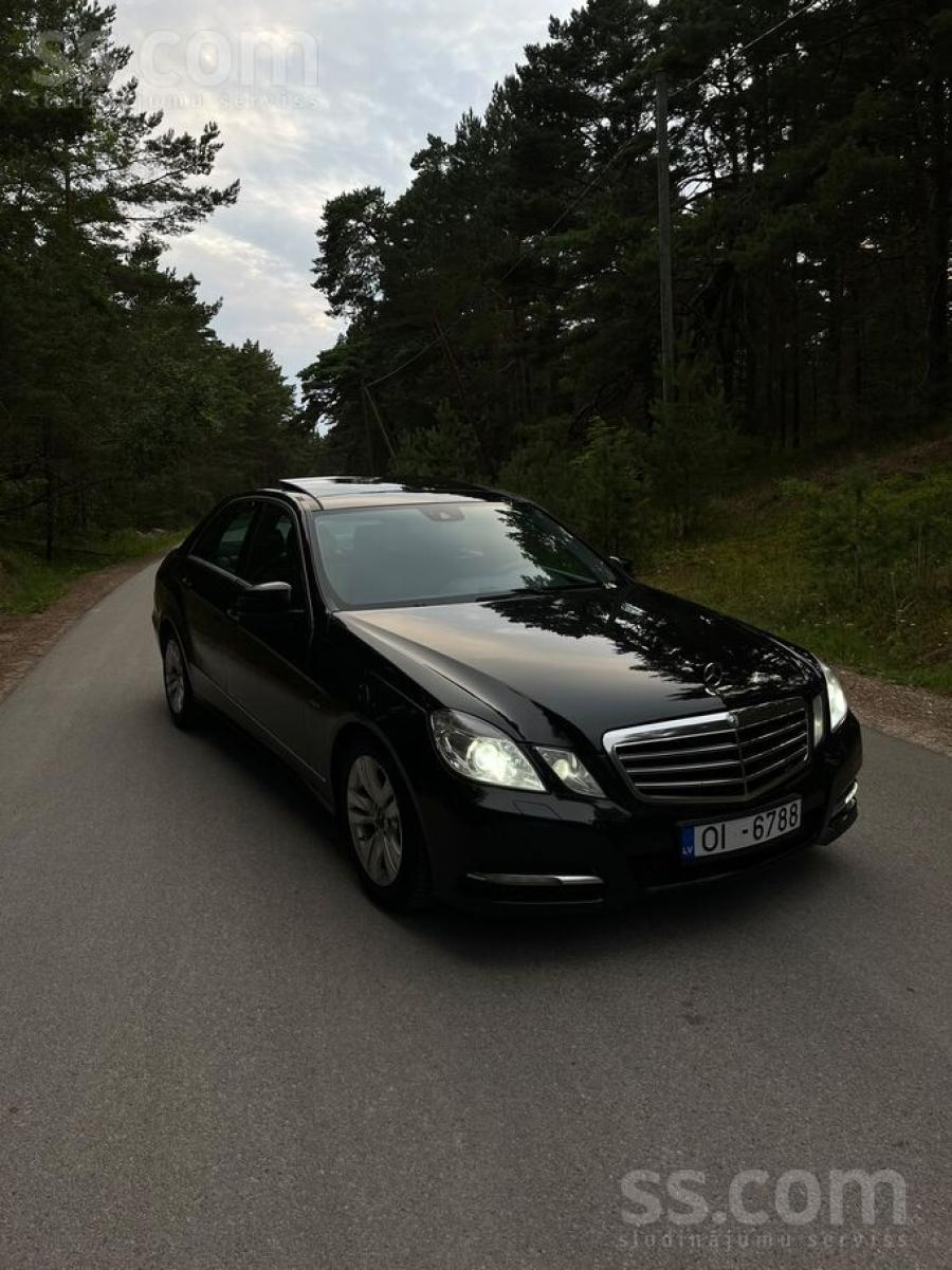 Черный Мерседес E 200 2010 в Лиепая, объемом двигателя 2.20 л и пробегом 291 тыс. км за 6700 €, фото 4 на AUTOMOTO.COM.LV