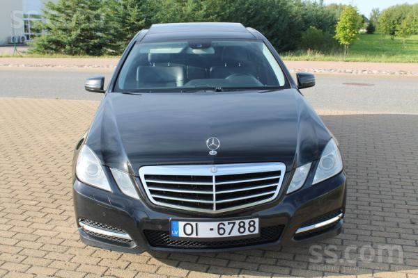 Черный Мерседес E 200 2010 в Салдус, объемом двигателя 2.20 л и пробегом 291 тыс. км за 6950 €, фото 2 на AUTOMOTO.COM.LV
