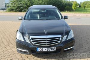 Черный Мерседес E 200 2010 в Салдус, объемом двигателя 2.20 л и пробегом 291 тыс. км за 6950 €, фото 3 на AUTOMOTO.COM.LV