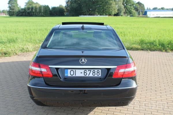 Черный Мерседес E 200 2010 в Салдус, объемом двигателя 2.20 л и пробегом 291 тыс. км за 6950 €, фото 5 на AUTOMOTO.COM.LV