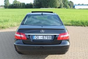 Черный Мерседес E 200 2010 в Салдус, объемом двигателя 2.20 л и пробегом 291 тыс. км за 6950 €, фото 6 на AUTOMOTO.COM.LV